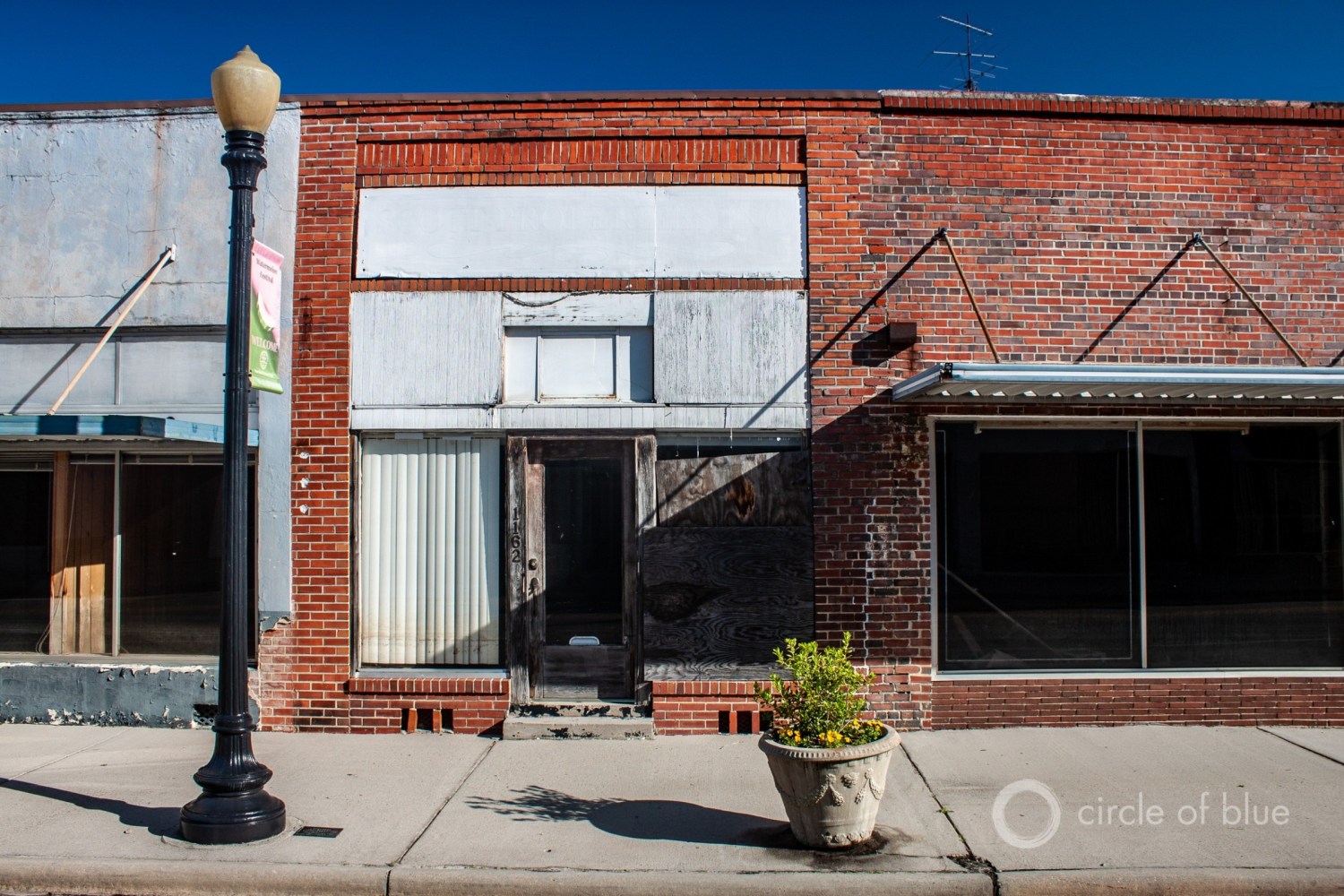 Photo Gallery: Scenes from Fair Bluff - Circle of Blue