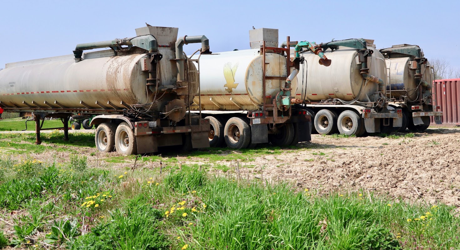 Thousands of gallons of liquid manure - Circle of Blue